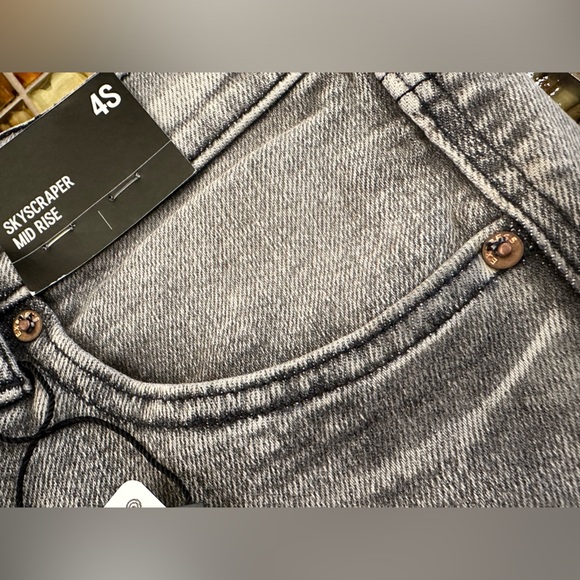 Express | Jeans | Nwt Express Mid Rise Gray Wash Skyscraper Jeans Size ...